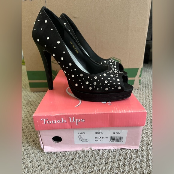 Benjamin Walk | Shoes | Touch Ups Satin Black Peep Toe Cyndi Heel ...